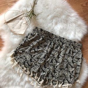 Dani Collection | Shorts | Dani Collection Paisley Shorts Wtassle ...